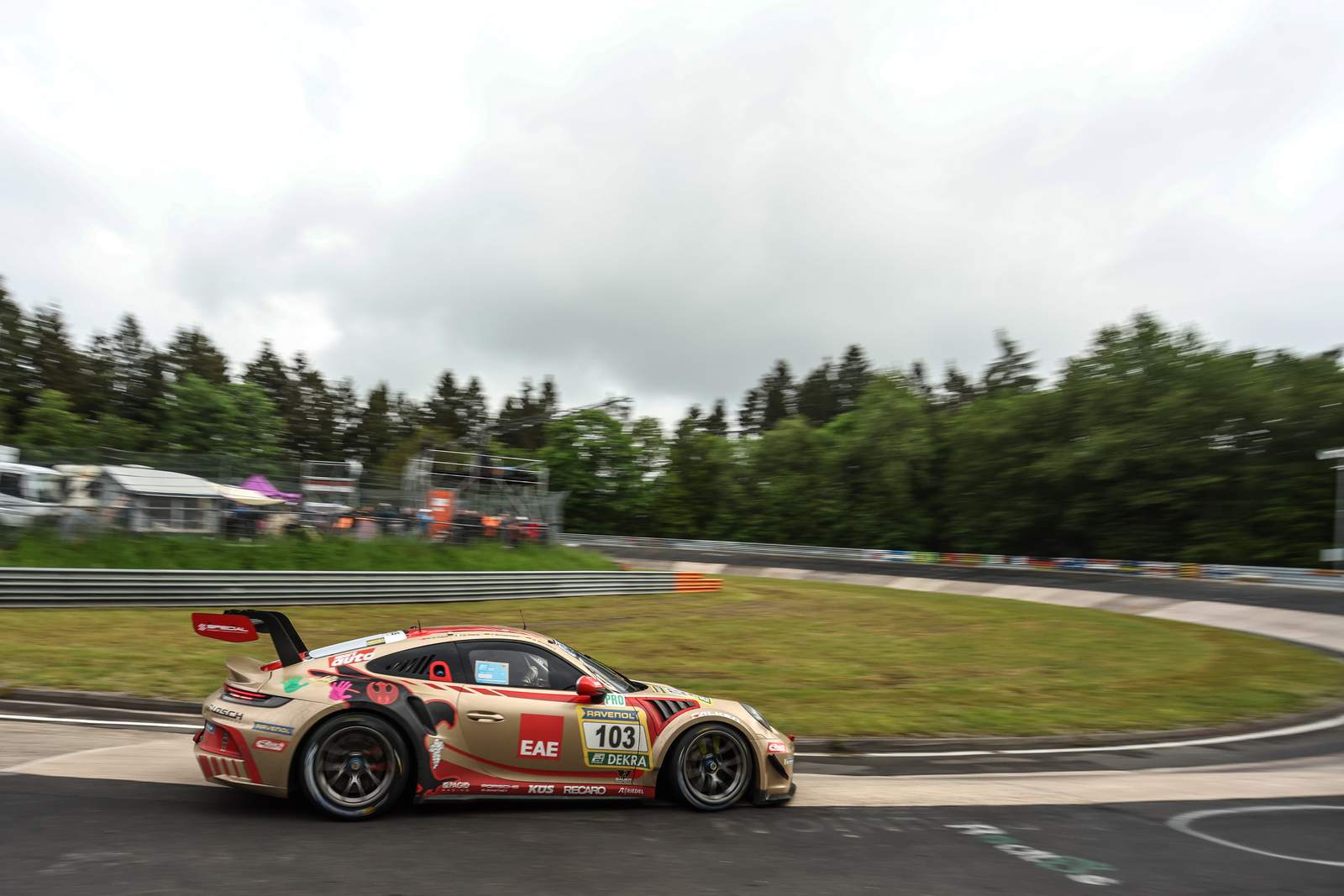 Klassensieg und Podium für BLACK FALCON beim ADAC RAVENOL 24h Rennen ...